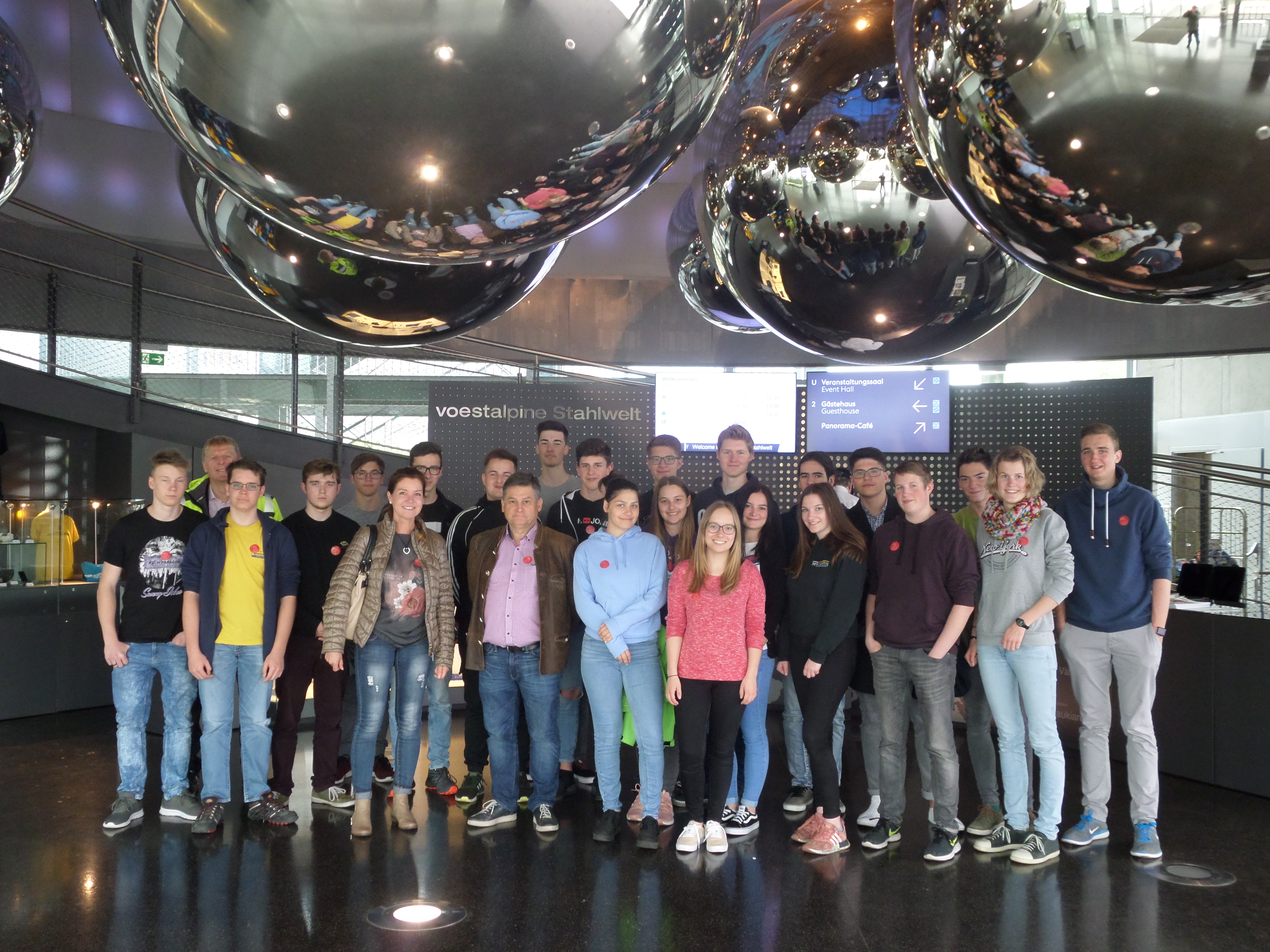 Voestalpine Krems sponsert Exkursion zur Stahlwelt nach Linz – HTL Krems