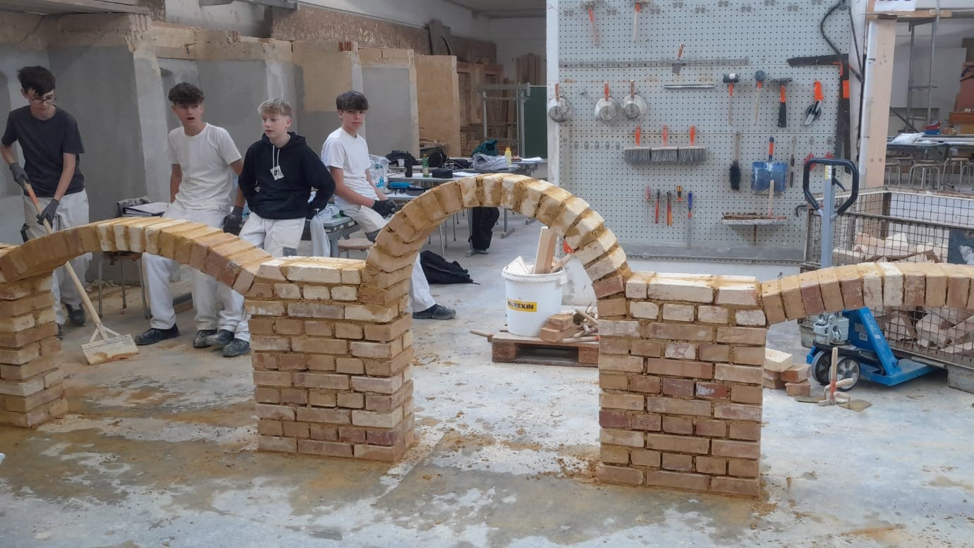 Mauern von Segment- und Rundbogen – HTL Krems